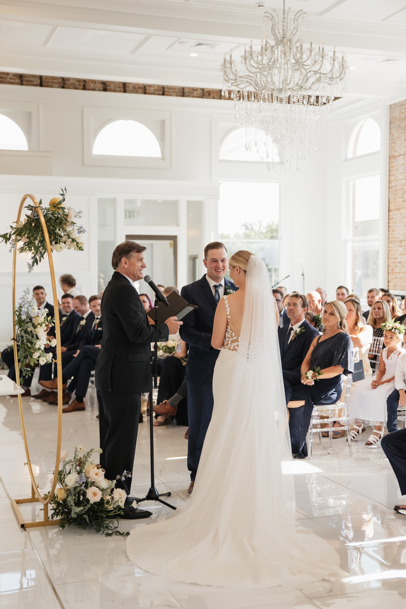 8 Gorgeous Lake Geneva Wedding Venues | valeriehalling.com